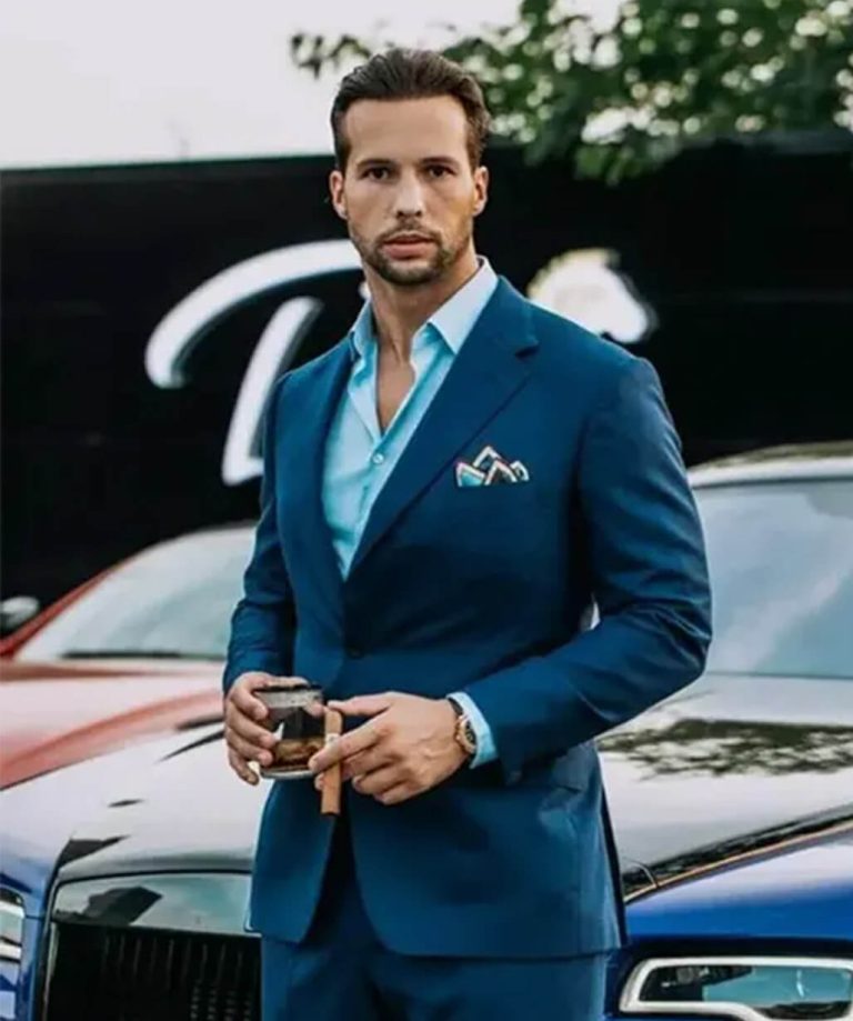 Holt McCallany Mindhunter Bill Tench Black Blazer