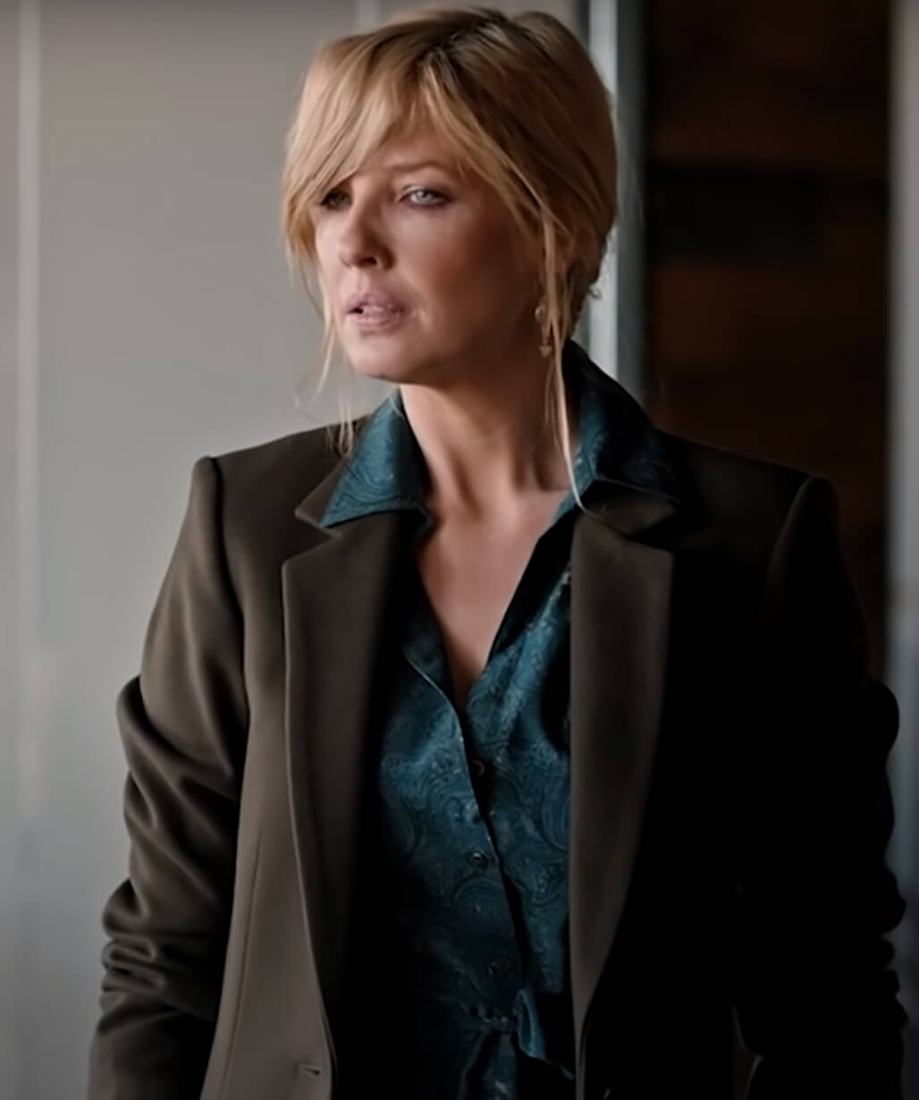Yellowstone Beth Dutton Kelly Reilly Green Coat