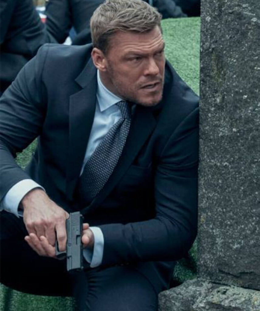 Alan Ritchson Reacher S2 Jack Reacher Black Suit