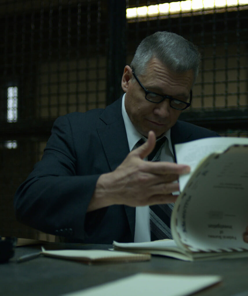 Holt McCallany Mindhunter Bill Tench Black Blazer